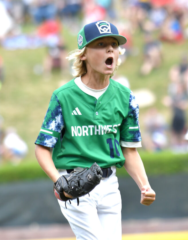 Texas defeats Washington in an absolute thriller of a game at Lamade ...